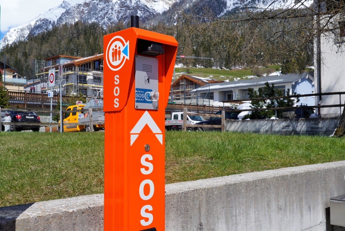 Erste Notrufsäulen in Graubünden in Betrieb genommen